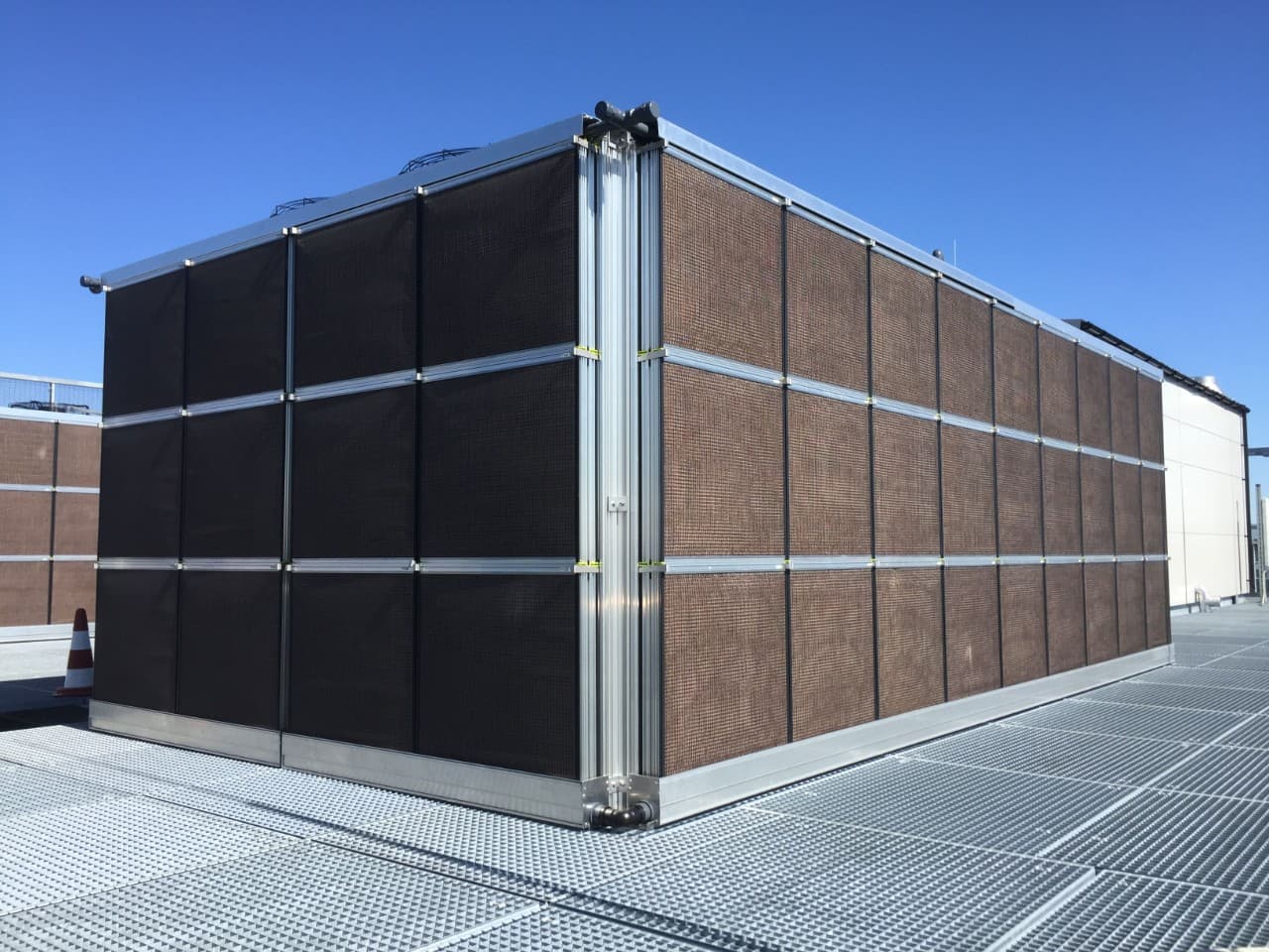 PreCooll adiabatic pre-cooling | Upgrade your cooling system